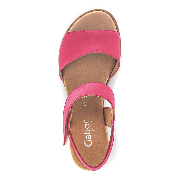 GABOR Sandal med kilehæl i pink ruskind